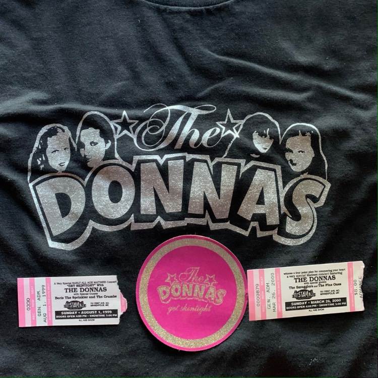 Listening to The Donnas tonight for the first time in a while. - Hamer ...